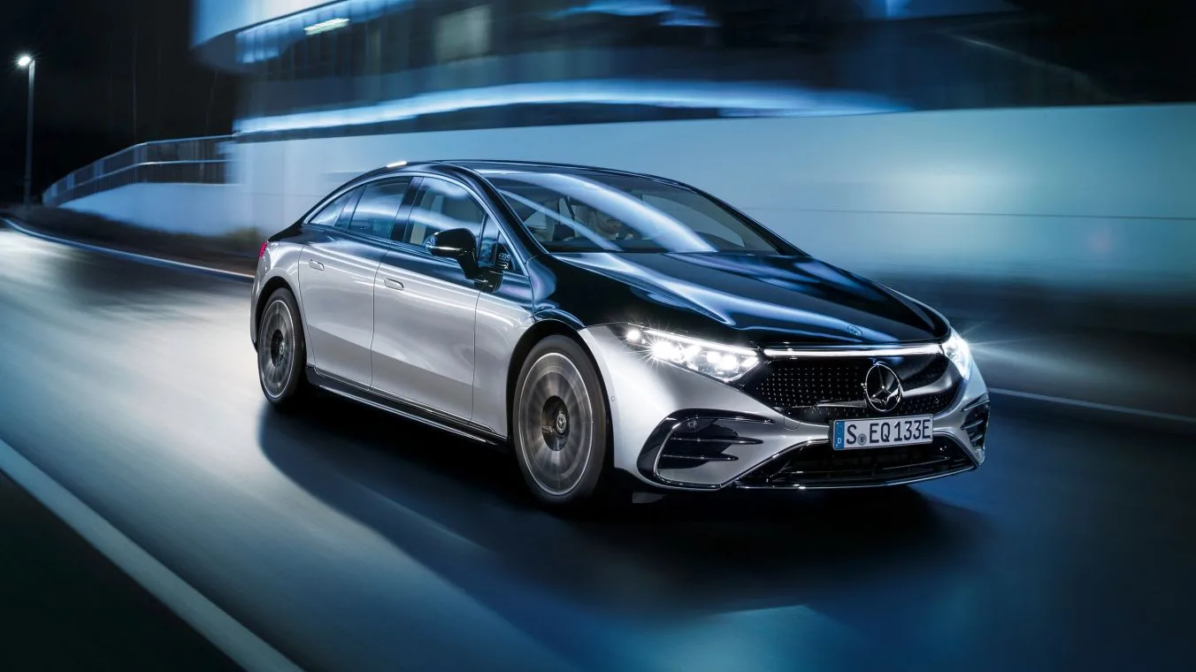Bemutatkozott a világ első elektromos luxuslimuzinja a Mercedes EQS, és ...